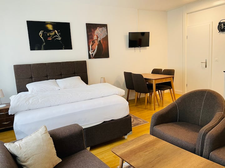 Vierbettzimmer Mit Bad Und Küche -