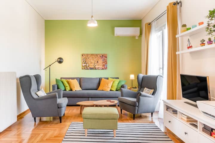 Two Min Walk To Victoria Metro From A Colorful Penthouse - Atenas