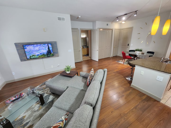 Exquisite Galleria 2 Br Condo - 貝萊爾