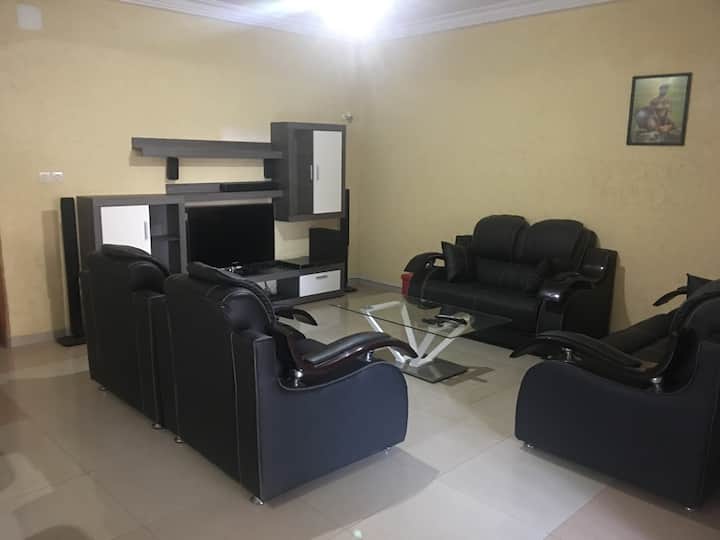 Villa Doppio A Louer Dans Un Quartier Calme - Lomé