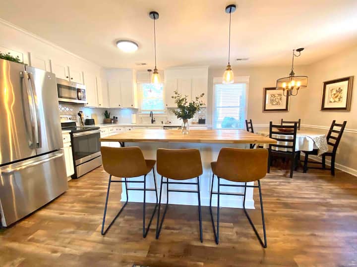 Kickbackcottagelkn - Cozy 3br, Walk To Marina/lake - Davidson, NC