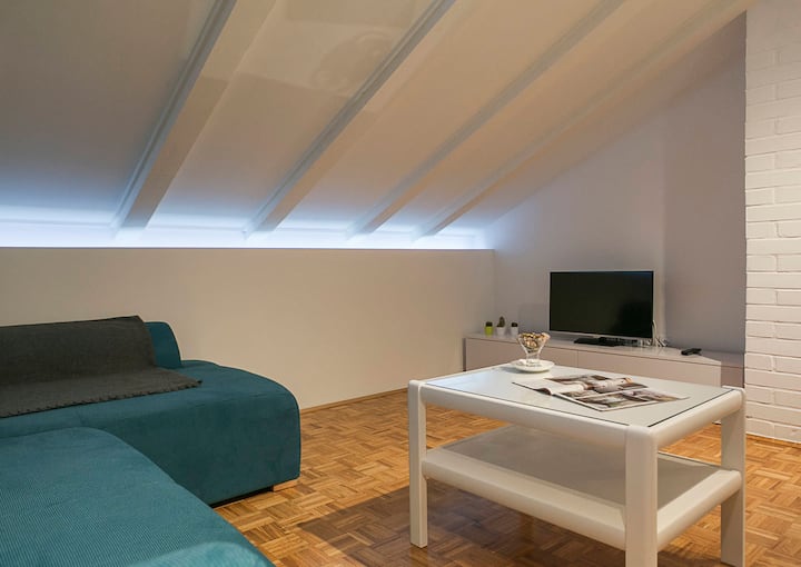 Comfortable Attic Apartment With 90sqm Area - Zadar