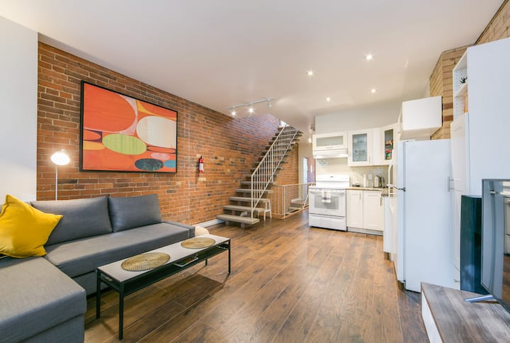 Gorgeous Two-level Apartment Downtown Core - Toronto