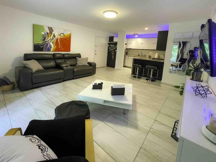 Modern 2/1 Entire Apt. Private In Edge Water Miami - Miami