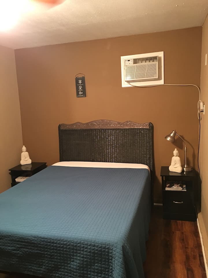 Casa De Karlo Coachella/tennis/polo Brown Room - Indio, CA