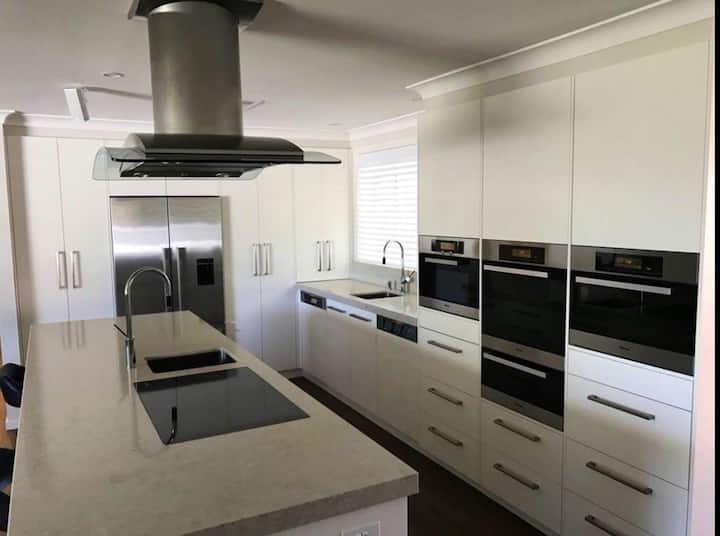 Banjos Place - Tamworth