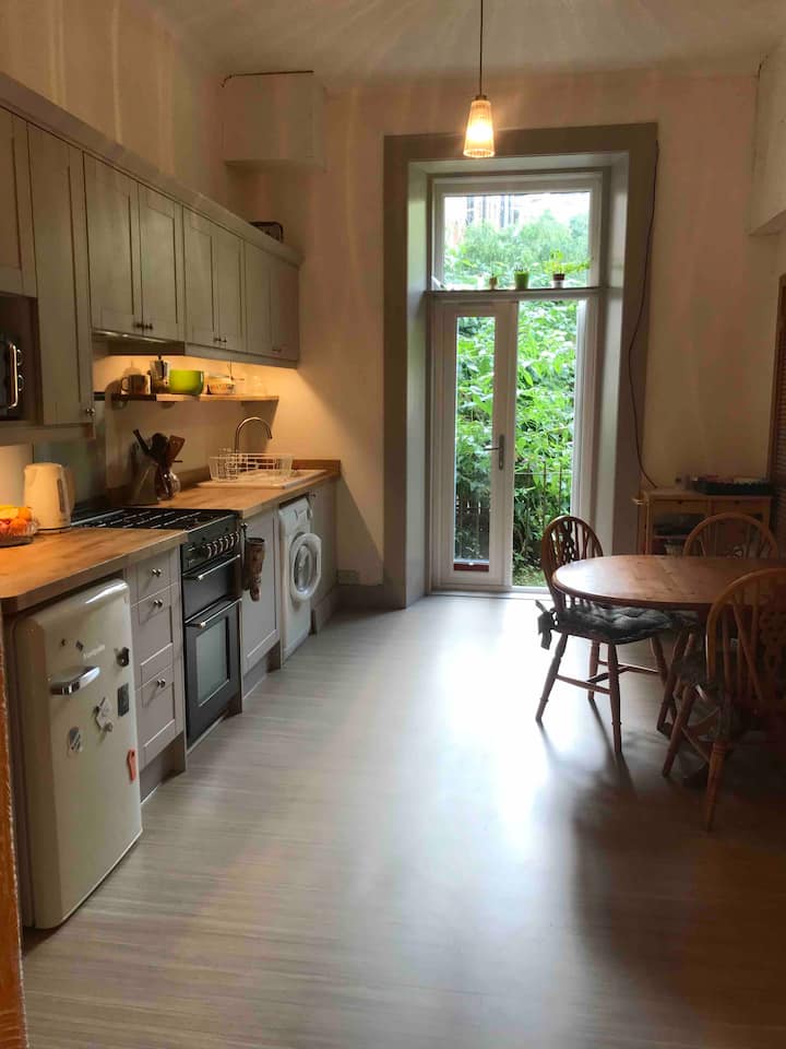 Spacious 2 Bed Ground Floor Flat In Edinburgh - Edinburgh