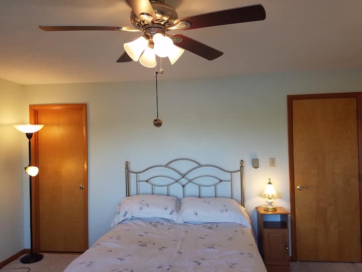 Country House For Rent : Area Code(46371) - Union Pier, MI