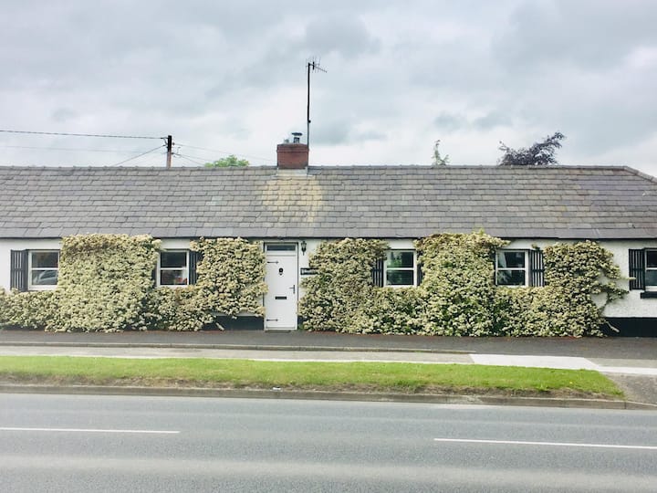 Traditional Riverside Cottage In Drogheda - Drogheda
