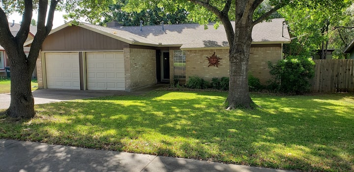 Relaxing San Marcos Home With Lots Of Trees - San Marcos, TX