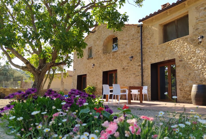 Can Garriga, Casa De Pagès Amb Jardí I Barbacoa. - Banyoles