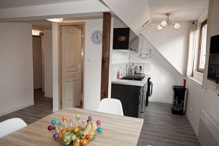 Idéal Séjour Pro Calais Centre - 40m² - A16 24/24 - Calais