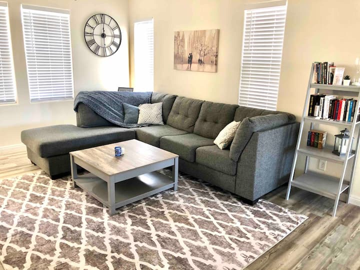 Premium 3 Story House Two Master Bedrooms Parking - Henderson, NV