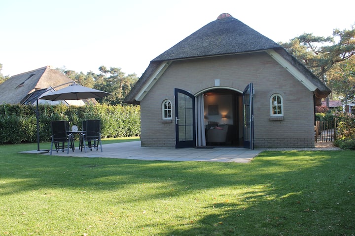 Romantische Bungalow Aan Bosrand - Ede