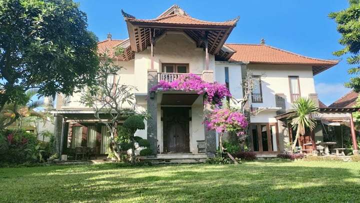 3 Luxurious Bedrooms And Garden - Sanur