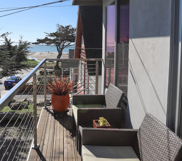 Contemporary Seabright Beach House - Santa Cruz, CA