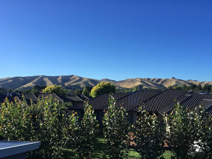 Wine Country Family Home - Blenheim
