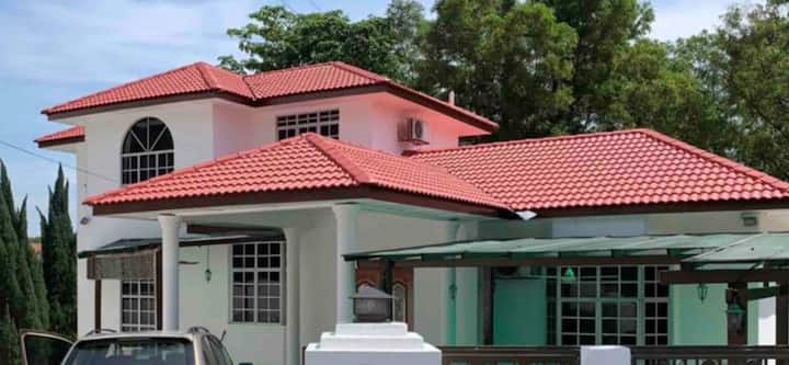 Beautiful 10000 Sqft Triple Storey Bungalow - Selangor
