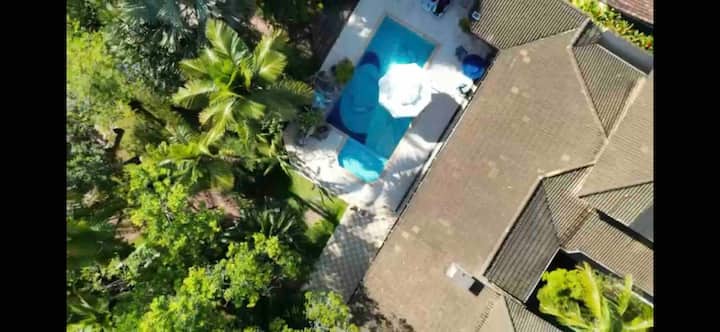Linda E Gigante, Frente Rio Una,próx A Praia P/26p - São Sebastião