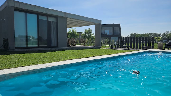 Casa Moderna Y Muy Comoda Con Pileta Fantástica - Villa Rosa