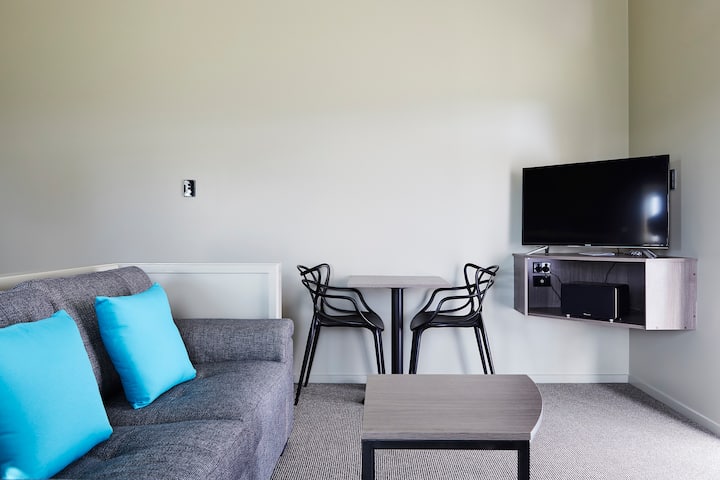 Studio Style Cabin 1 Night Stay - Stanthorpe