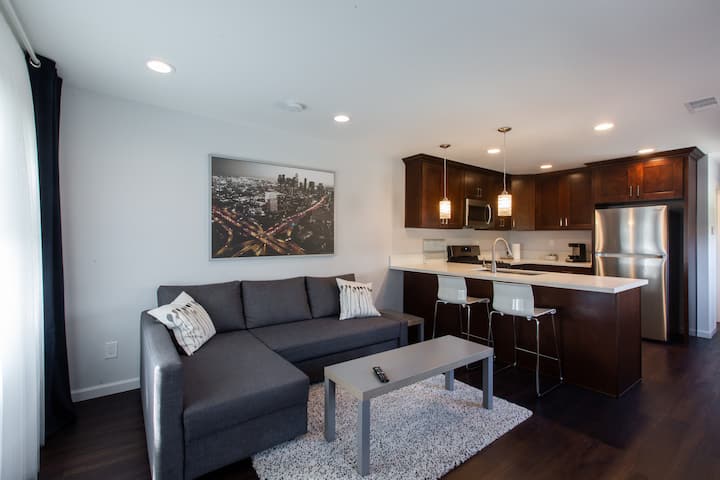 Modern 1 Bd + Washer/dryer Near Lax/beaches/sofi - Culver City, CA