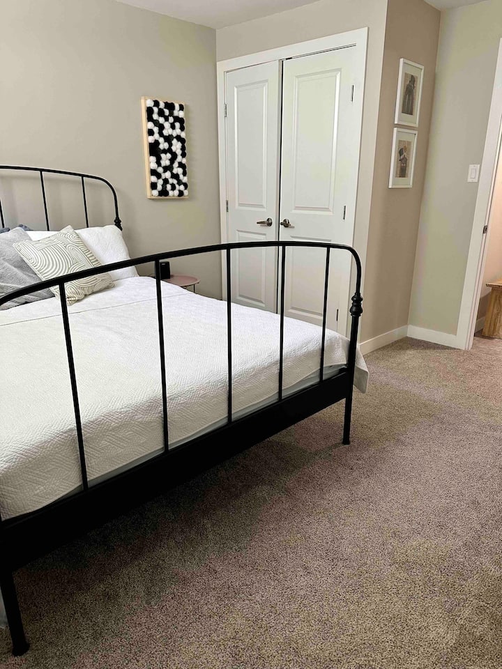 Cheerful Space In A Modernized Character Home… - レスブリッジ
