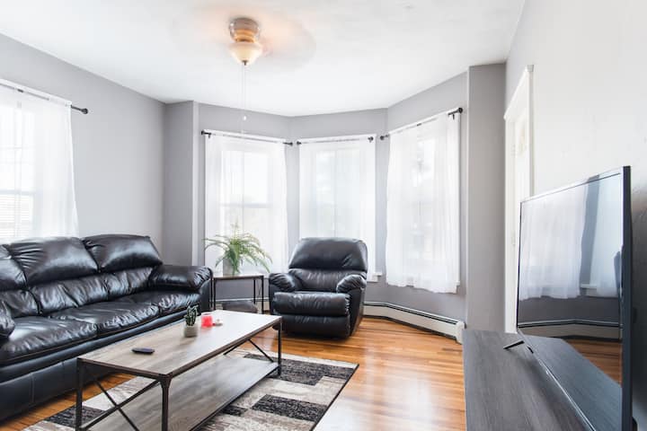 2bed Unit Near Kings Beach Off-street Parking - Lynn, MA