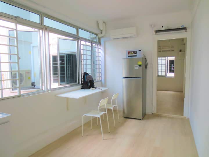 Balcony Rm1c* @ Tiong Bahru Near Sgh - River Valley