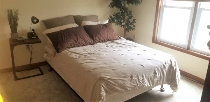 3 Private Bedrooms In A Spacious 2 Story Condo - Ithaca, NY