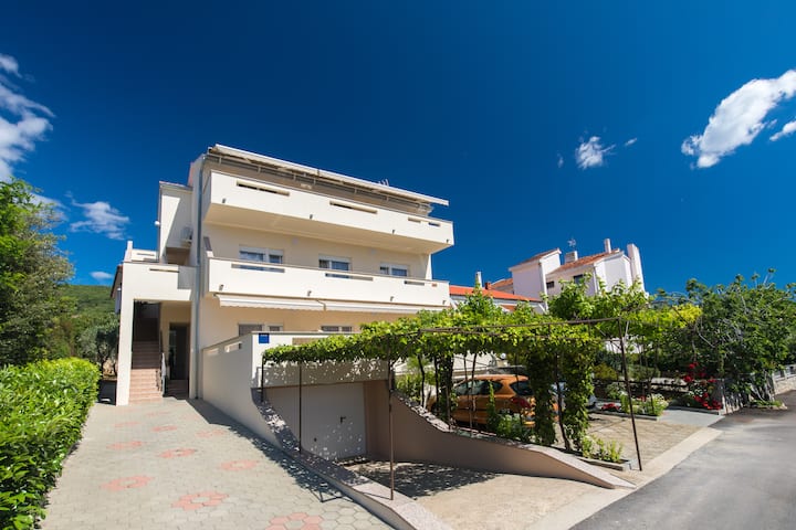 Apartment Nikola N°1 - Punat