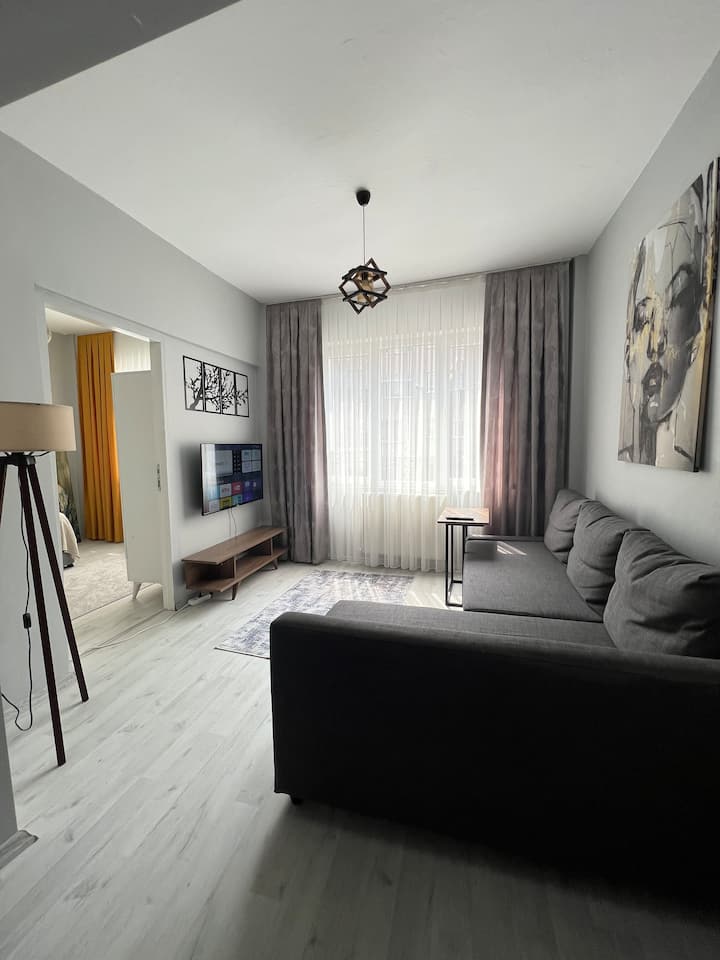 Boğaza Yürüme Mesafesinde 2+1 Daire (Ortaköy)