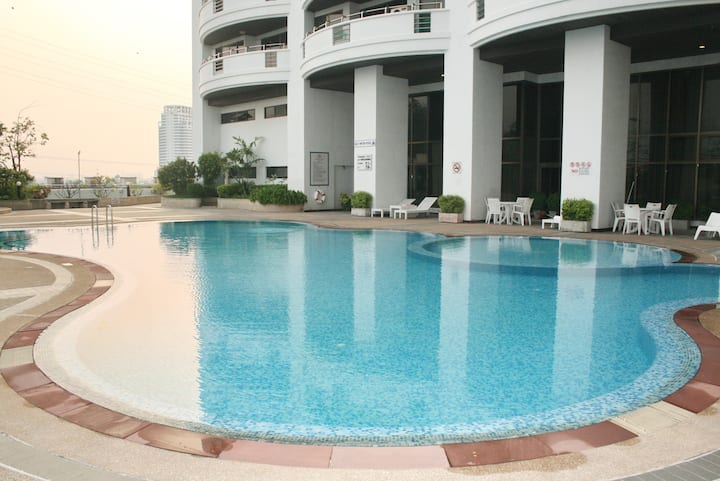 Flora View Condominium Unit B7e - Bangkok