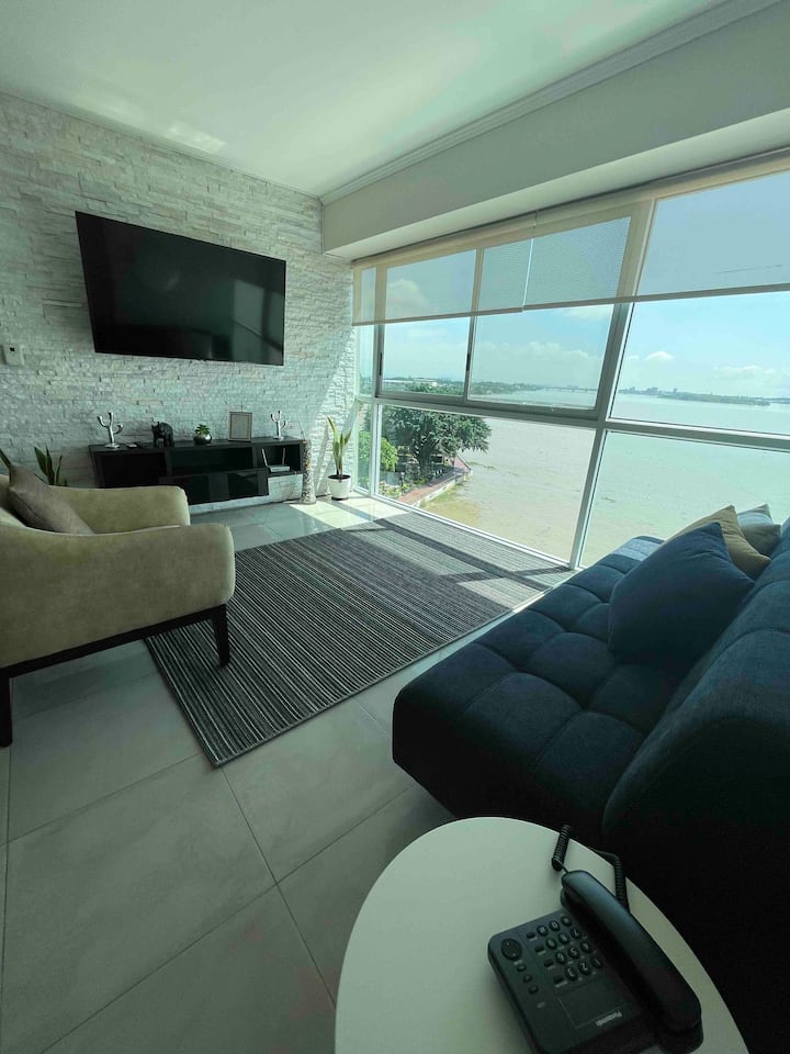 Suite Riverfront 2 · Vista Río · Cama King · Pisc. - Guayaquil