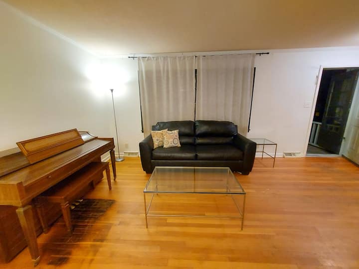 Master Suite W/ Private Bath - Huntsville, AL
