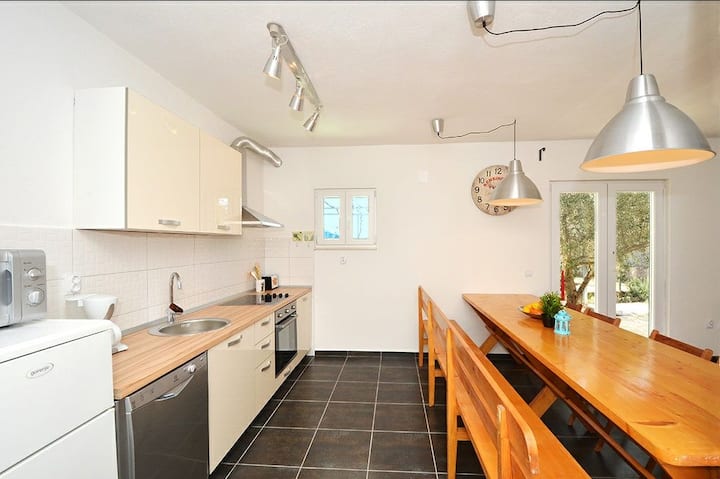 Oasis Near Beach - Primošten