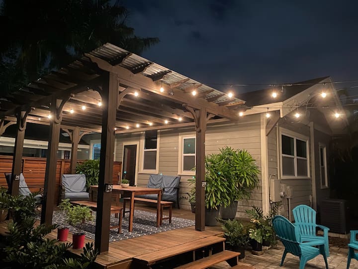 Tropical Paradise In Historic Kenwood Neighborhood - St. Petersburg, FL
