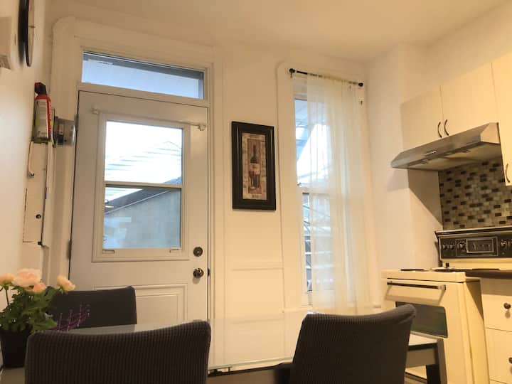 Charming 2bd + Den In Plateau! - Montreal