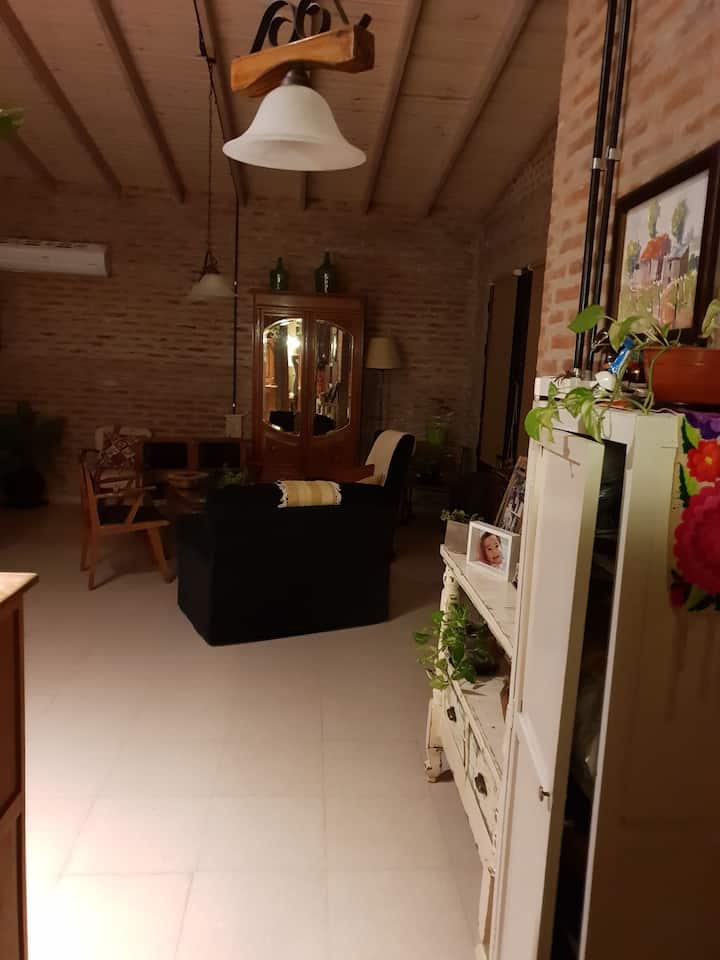 Dormitorio, Baño Privado En Casa Quinta Y Pileta - Pergamino