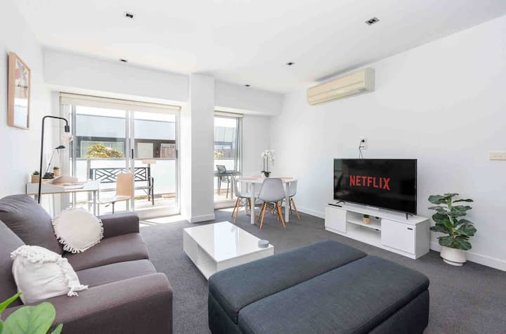 Supersized Apartment With Large Balcony - 323 - St Kilda