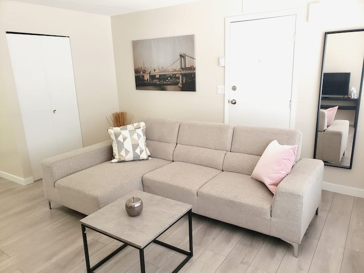 Cozy Suite 8 Min To Dt & 3 Min To Vgh - Vancouver