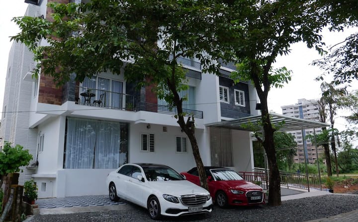 Eden Isle Luxury Service Apartment Vytila - Kochi