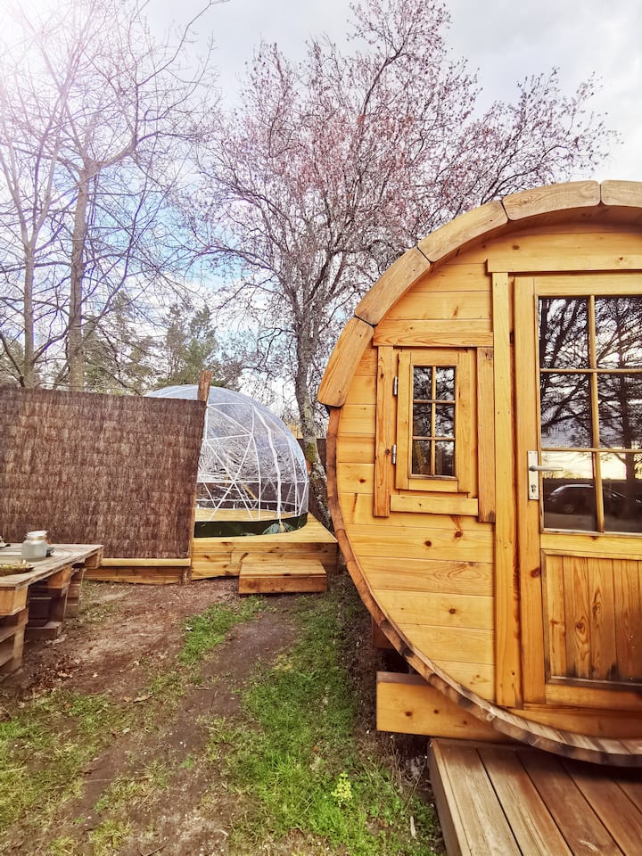 Magnifique Tonneau Avec Spa Sous Bulle - Sologne