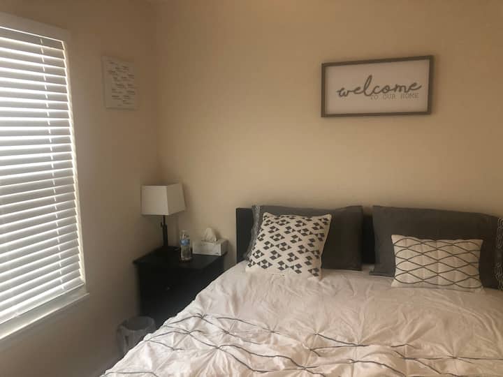 Quiet And Cozy Bedroom With Plenty Of Sunshine - Chesapeake, VA