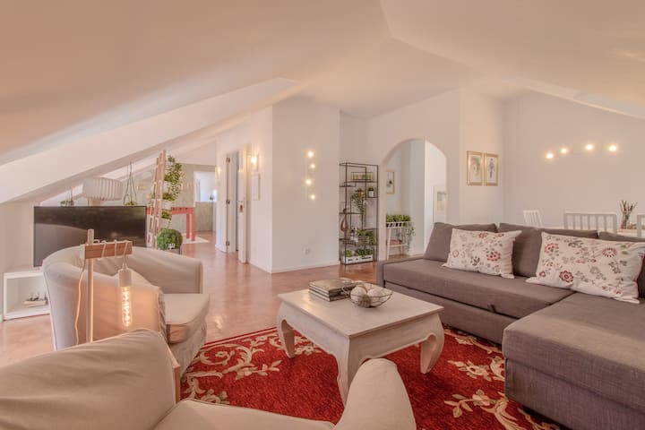 Amplio Apartamento C/ Vista Cerca De Principe Real - Marvila