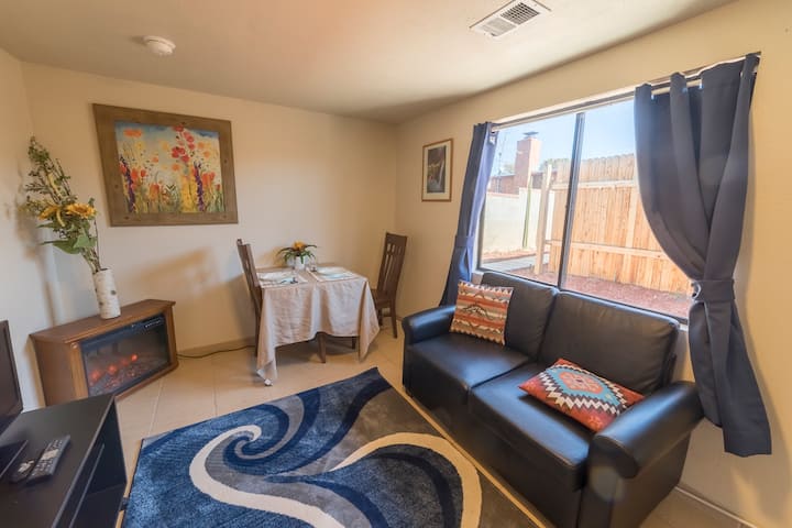 Casita In The Heart Of Uptown- Near I-40 - Albuquerque