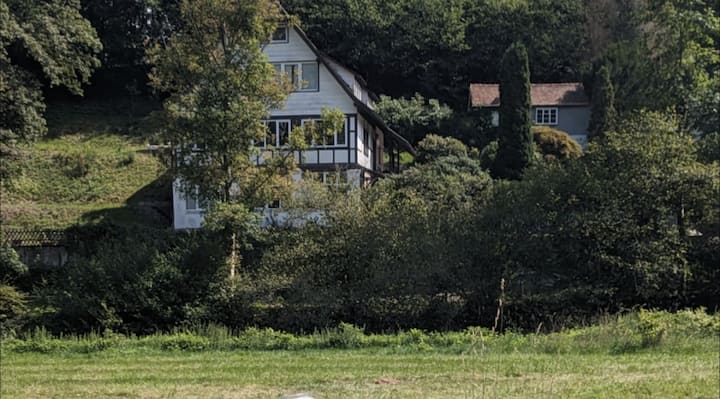 Elegante Wohnung Mit Blick Auf Den Schwarzwald. - Baden-Baden