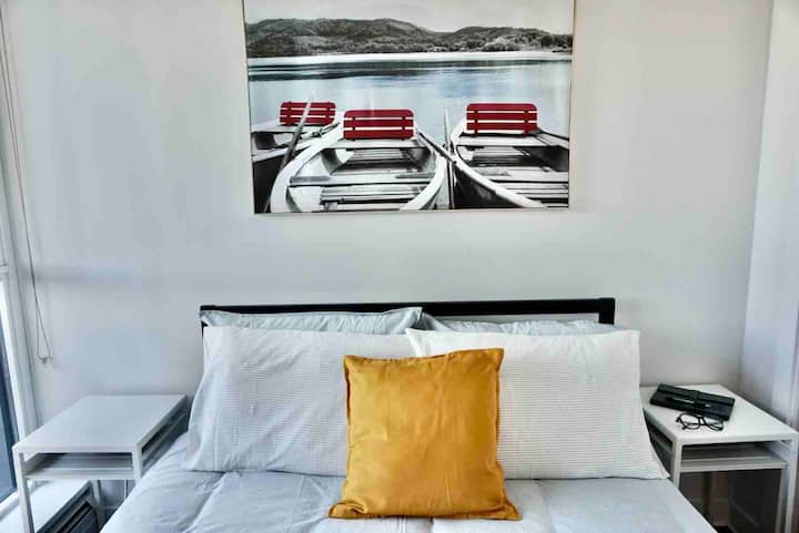 Cozy Airbnb Steps From Skytrain - 素裡