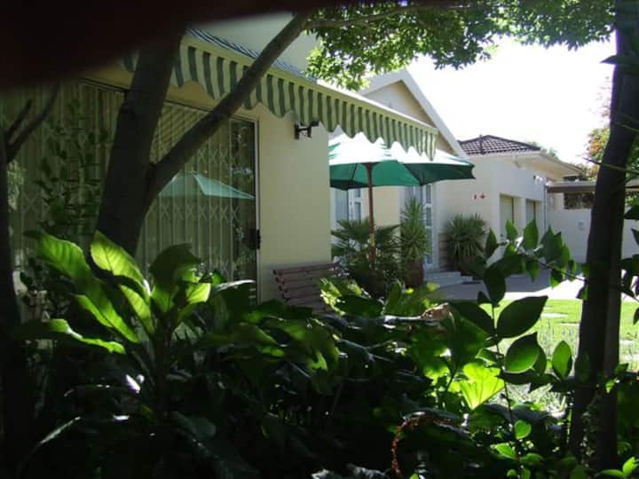 Anri Guesthouse - Garden Room - Bloemfontein