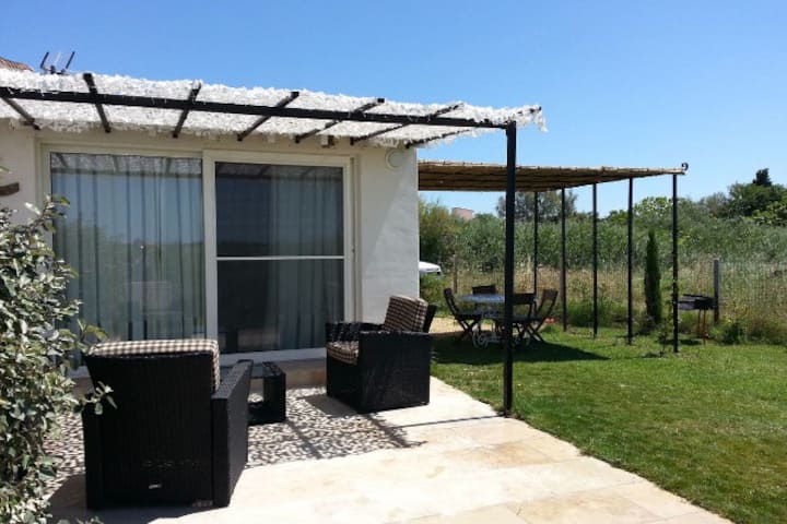 Coup De Foudre Face Aux Etangs De Camargue - Saintes-Maries-de-la-Mer